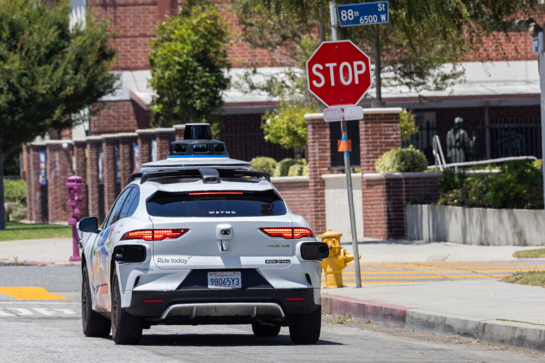 Waymo Recalls Robotaxis After Cars Drive Into Construction Zones – BCI ...